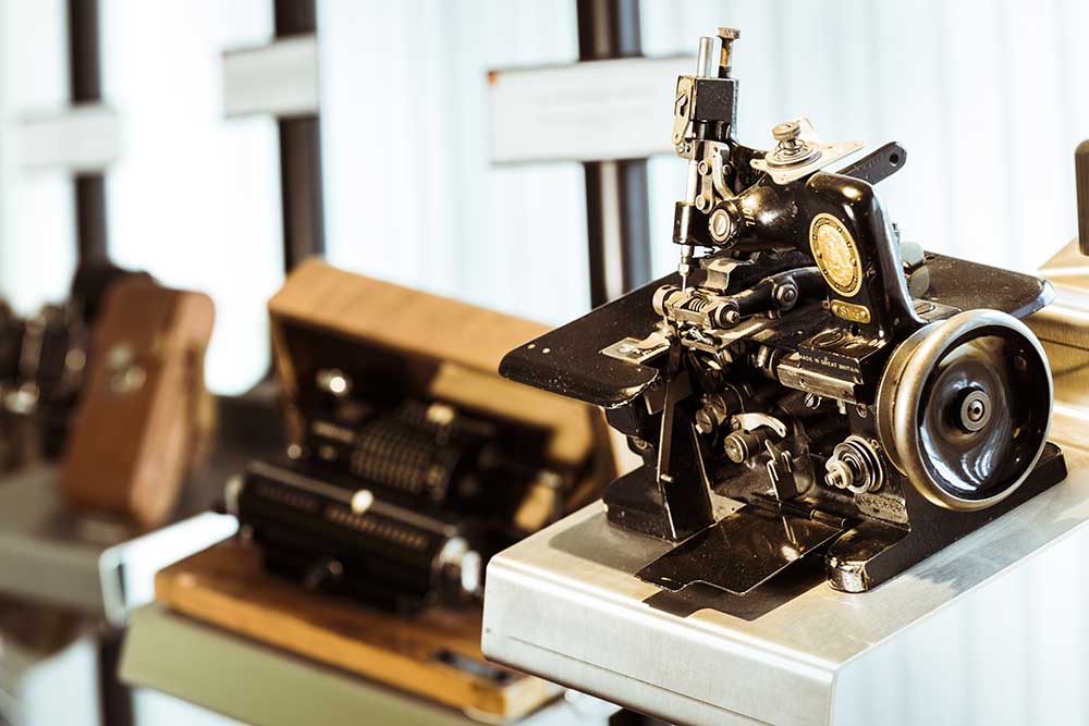 Dal 1919 custodie per occhiali, packaging gioielli, pelletteria ...